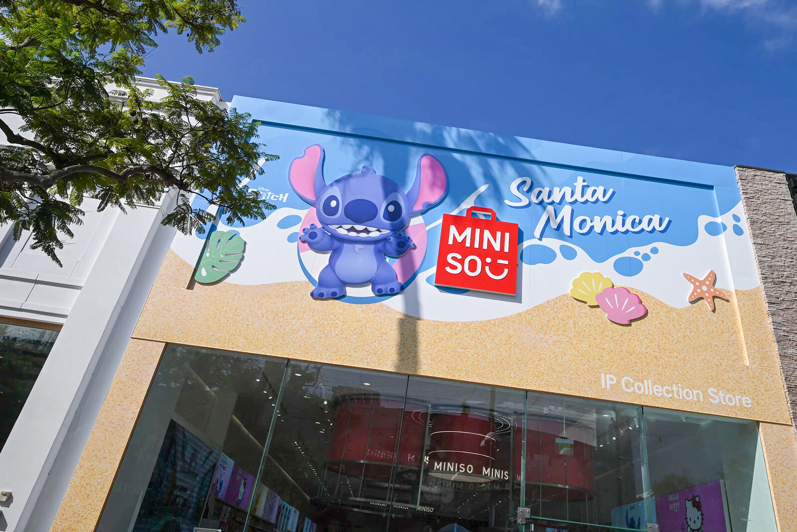 MINISO Santa Monica opens with beachy Stitch takeover | MouseInfo.com