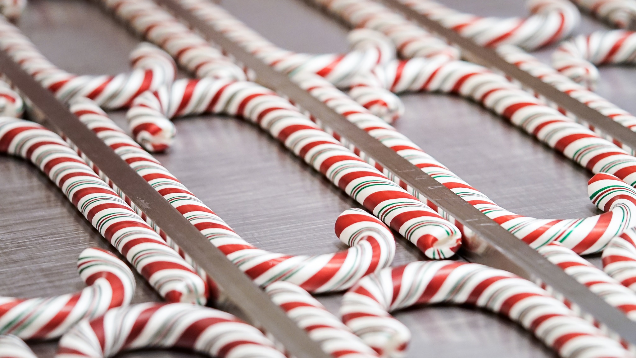 DETAILS: 2024 Handmade Candy Canes at Disneyland — what to know ...