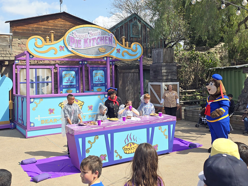 GUIDE: Kid’s Pie Eating Contest at 2025 Knott’s Boysenberry Festival ...