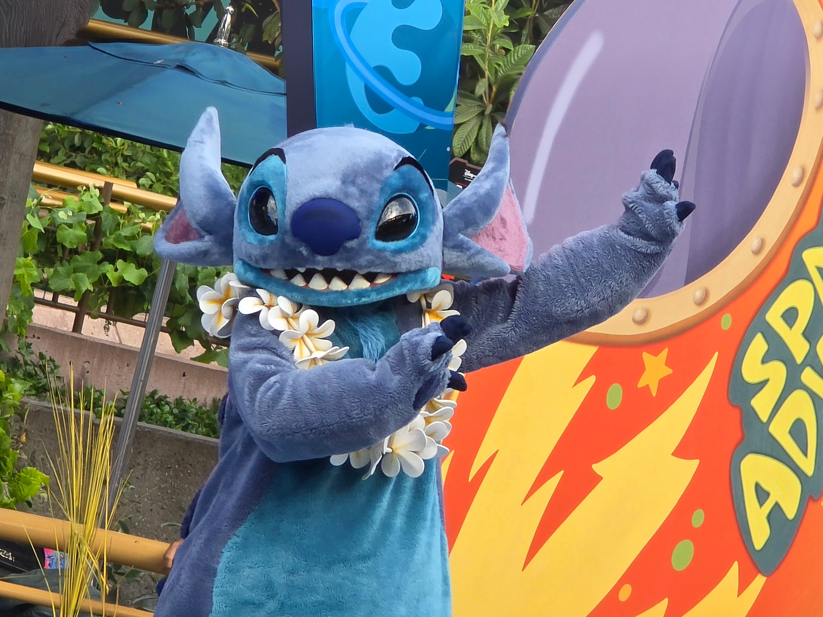 GUIDE: Stitch’s Interplanetary Beach Party Blast during #Disneyland70 ...