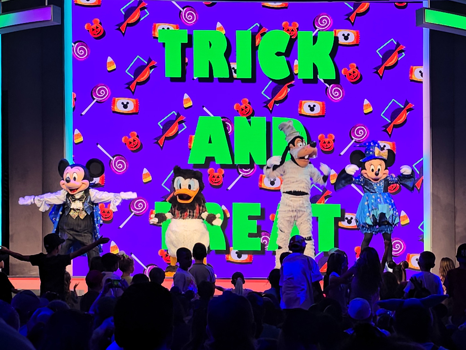 GUIDE: Mickey’s Trick and Treat show at 2025 Halloween Time | MouseInfo.com