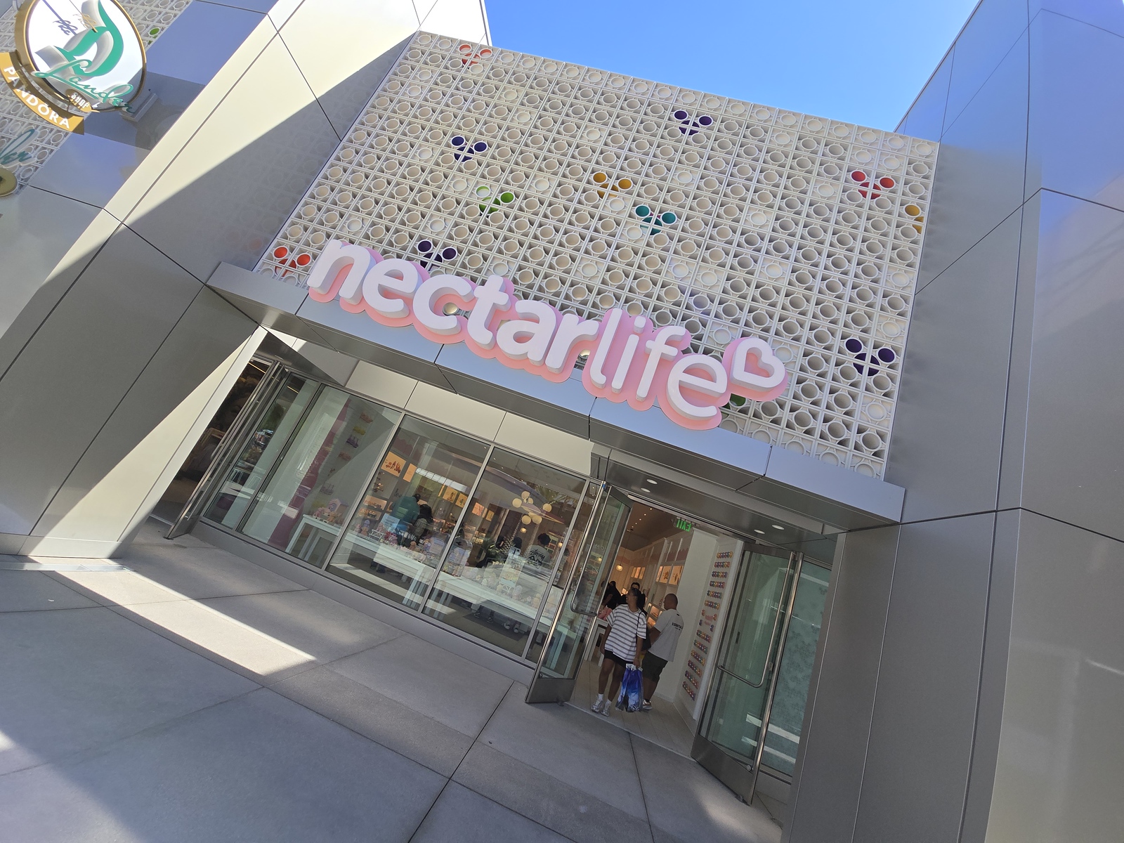 Nectar Life opens Downtown Disney location adding vegan bath & body ...